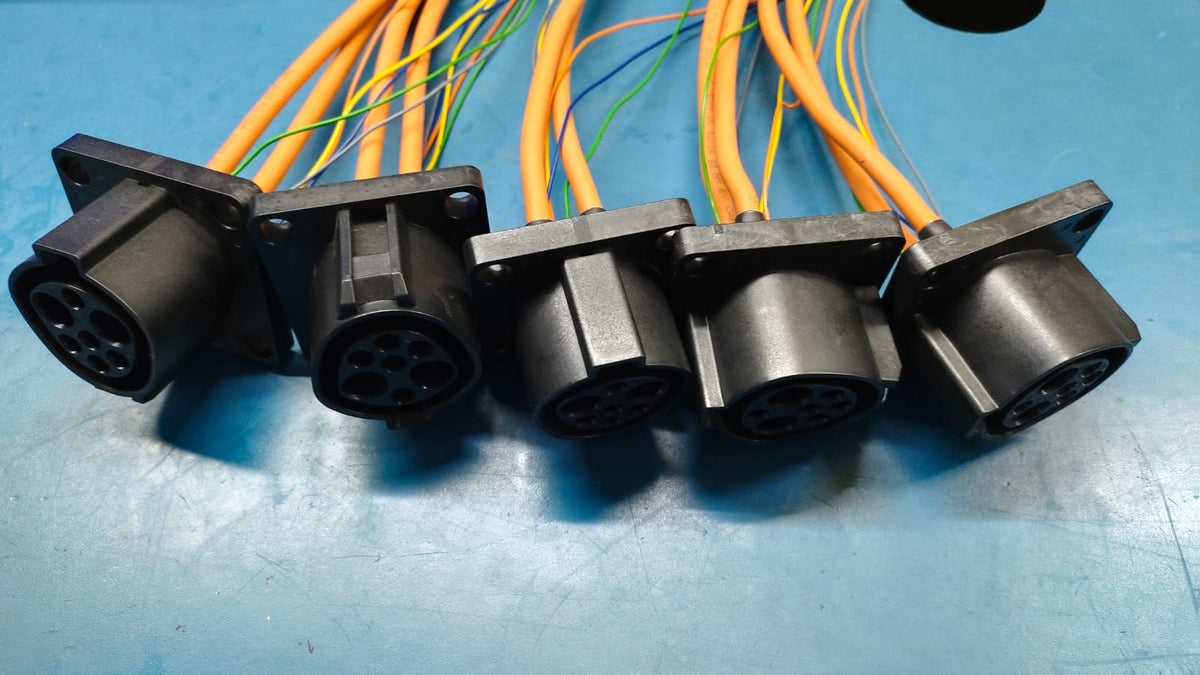 EC 612196-6 (TYPE 6) CHARGING INLET-80A – Ingar Electronics